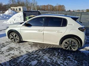 White Peugeot 208 2020 in Panevezys, with an engine capacity of 1.20 L and mileage of 67 thousand km for 7200 €, photo 5 on AUTOMOTO.COM.LV