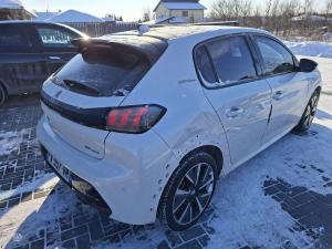 White Peugeot 208 2020 in Panevezys, with an engine capacity of 1.20 L and mileage of 67 thousand km for 7200 €, photo 7 on AUTOMOTO.COM.LV