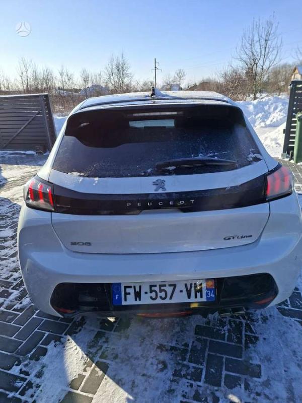 White Peugeot 208 2020 in Panevezys, with an engine capacity of 1.20 L and mileage of 67 thousand km for 7200 €, photo 9 on AUTOMOTO.COM.LV