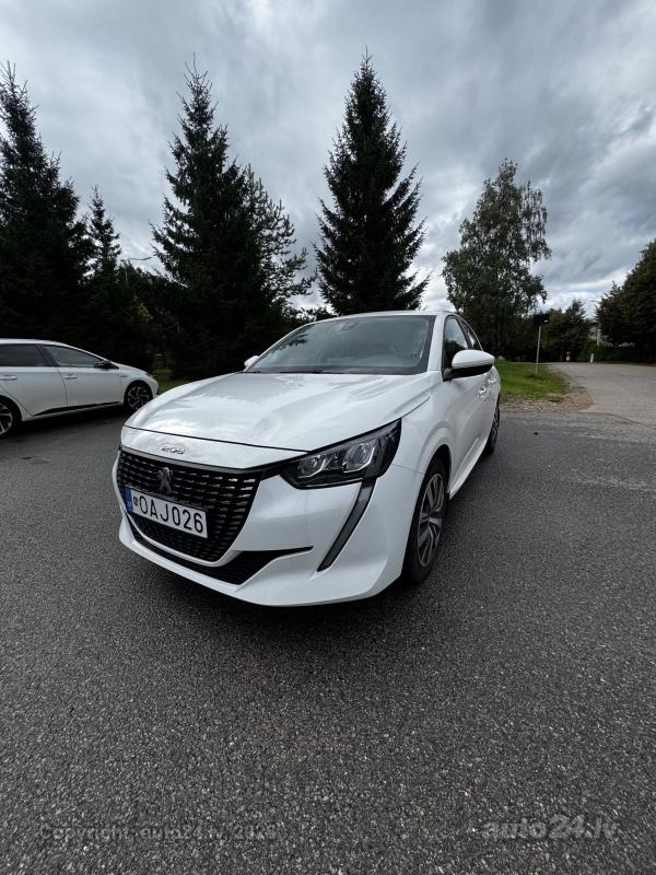 Peugeot 208 2020 in Riga on AUTOMOTO.COM.LV White Peugeot 208 2020 in Riga, with an engine capacity of 1.50 L and mileage of 230 thousand km for 7300 €, photo 1 on AUTOMOTO.COM.LV