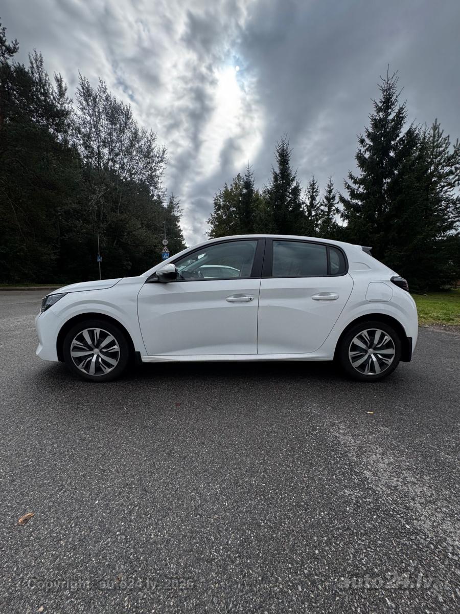 White Peugeot 208 2020 in Riga, with an engine capacity of 1.50 L and mileage of 230 thousand km for 7300 €, photo 3 on AUTOMOTO.COM.LV