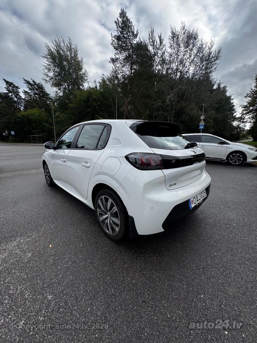 White Peugeot 208 2020 in Riga, with an engine capacity of 1.50 L and mileage of 230 thousand km for 7300 €, photo 9 on AUTOMOTO.COM.LV