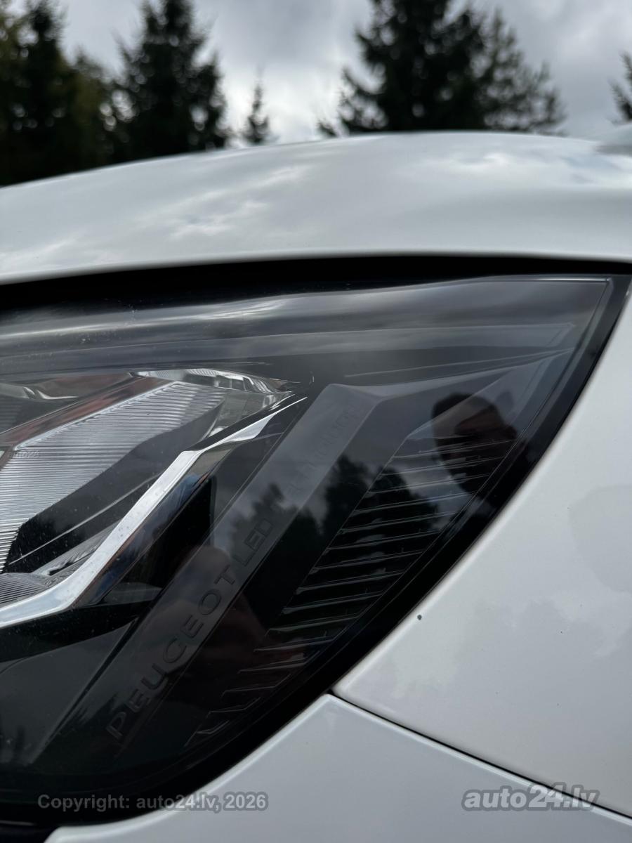 White Peugeot 208 2020 in Riga, with an engine capacity of 1.50 L and mileage of 230 thousand km for 7300 €, photo 11 on AUTOMOTO.COM.LV