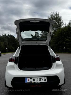 White Peugeot 208 2020 in Riga, with an engine capacity of 1.50 L and mileage of 230 thousand km for 7300 €, photo 12 on AUTOMOTO.COM.LV