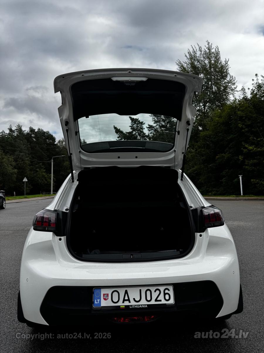White Peugeot 208 2020 in Riga, with an engine capacity of 1.50 L and mileage of 230 thousand km for 7300 €, photo 12 on AUTOMOTO.COM.LV
