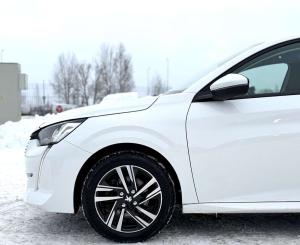 White Peugeot 208 2021 in Taurage, with an engine capacity of 1.20 L and mileage of 75 thousand km for 7900 €, photo 13 on AUTOMOTO.COM.LV