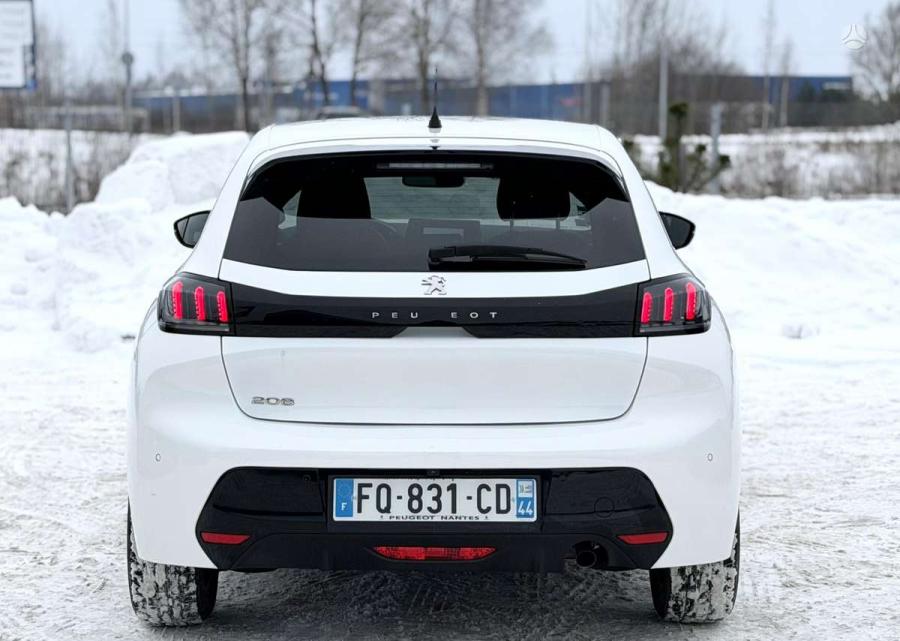 White Peugeot 208 2021 in Taurage, with an engine capacity of 1.20 L and mileage of 75 thousand km for 7900 €, photo 17 on AUTOMOTO.COM.LV