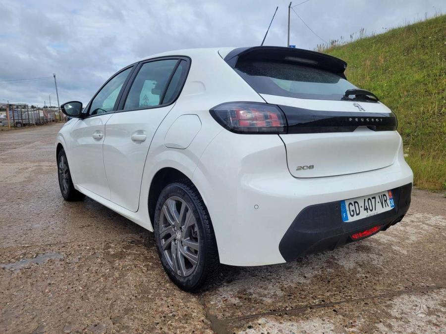 White Peugeot 208 2021 in Vilnius, with an engine capacity of 1.50 L and mileage of 173 thousand km for 8469 €, photo 6 on AUTOMOTO.COM.LV