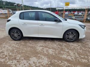 White Peugeot 208 2021 in Vilnius, with an engine capacity of 1.50 L and mileage of 173 thousand km for 8469 €, photo 10 on AUTOMOTO.COM.LV