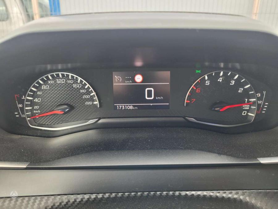 White Peugeot 208 2021 in Vilnius, with an engine capacity of 1.50 L and mileage of 173 thousand km for 8469 €, photo 18 on AUTOMOTO.COM.LV