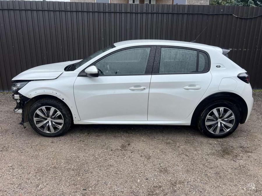 Balts Peugeot 208 2021 Kauņa, ar dzinēja tilpumu 0.00 L un nobraukumu 47 tūkst. km par 6200 €, foto 5 vietnē AUTOMOTO.COM.LV