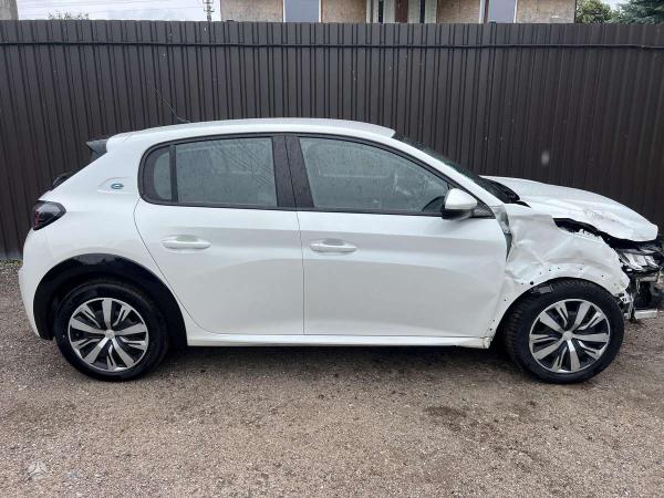 Balts Peugeot 208 2021 Kauņa, ar dzinēja tilpumu 0.00 L un nobraukumu 47 tūkst. km par 6200 €, foto 5 vietnē AUTOMOTO.COM.LV