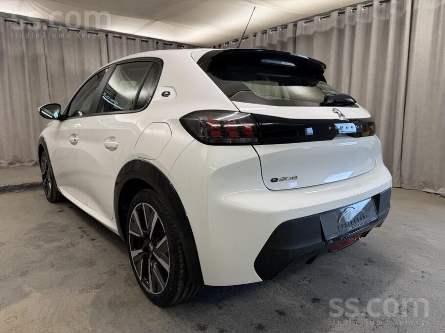 Balts Peugeot 208 2021 Rīga, ar dzinēja tilpumu 1.20 L un nobraukumu 39 tūkst. km par 13490 €, foto 6 vietnē AUTOMOTO.COM.LV