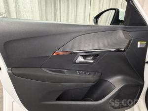Balts Peugeot 208 2021 Rīga, ar dzinēja tilpumu 1.20 L un nobraukumu 39 tūkst. km par 13490 €, foto 18 vietnē AUTOMOTO.COM.LV