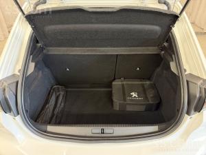 Balts Peugeot 208 2021 Rīga, ar dzinēja tilpumu 1.20 L un nobraukumu 39 tūkst. km par 13490 €, foto 24 vietnē AUTOMOTO.COM.LV
