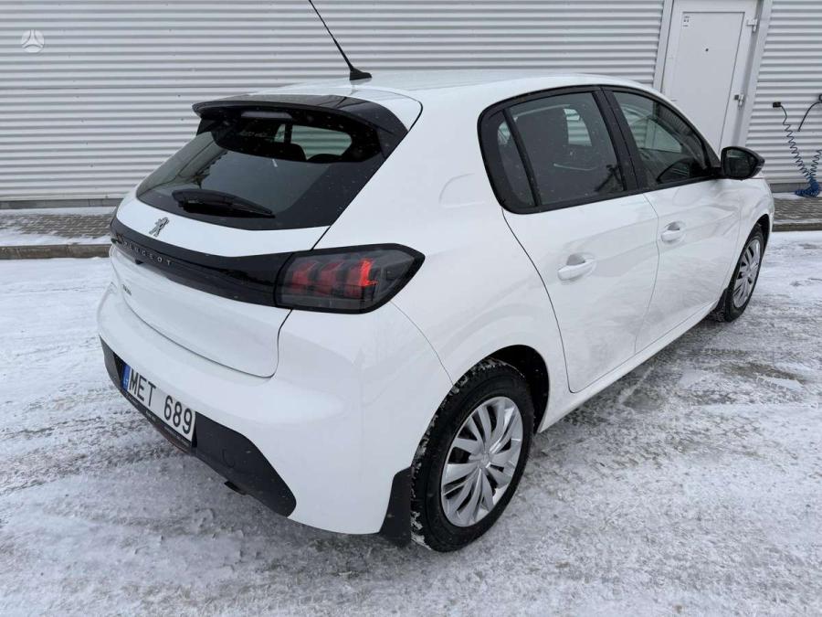 White Peugeot 208 2022 in Vilnius, with an engine capacity of 1.50 L and mileage of 245 thousand km for 7250 €, photo 4 on AUTOMOTO.COM.LV