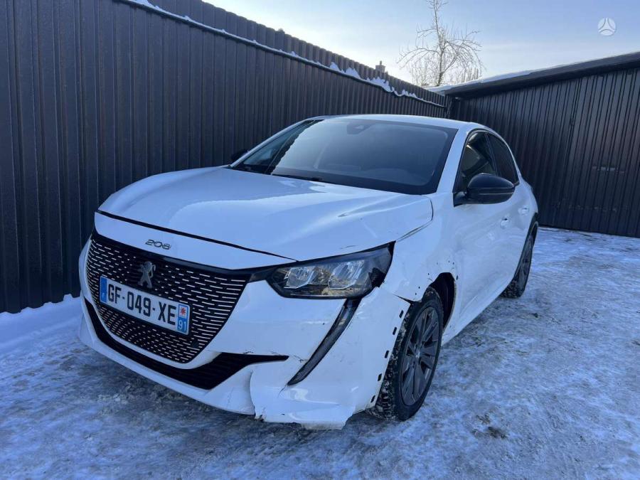 Balts Peugeot 208 2022 Kauņa, ar dzinēja tilpumu 0.00 L un nobraukumu 24 tūkst. km par 8500 €, foto 2 vietnē AUTOMOTO.COM.LV