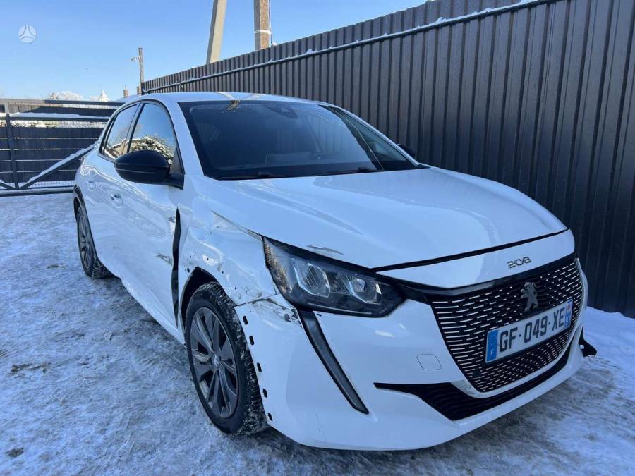 Balts Peugeot 208 2022 Kauņa, ar dzinēja tilpumu 0.00 L un nobraukumu 24 tūkst. km par 8500 €, foto 3 vietnē AUTOMOTO.COM.LV