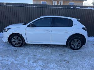 Balts Peugeot 208 2022 Kauņa, ar dzinēja tilpumu 0.00 L un nobraukumu 24 tūkst. km par 8500 €, foto 4 vietnē AUTOMOTO.COM.LV