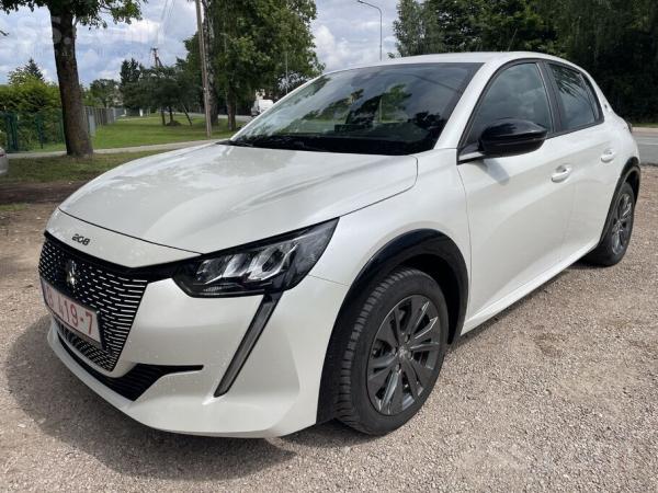 White Peugeot 208 2022 in Riga, with an engine capacity of 0.00 L and mileage of 66 thousand km for 17990 €, photo 1 on AUTOMOTO.COM.LV