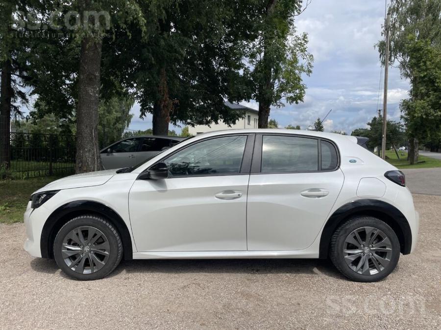 Balts Peugeot 208 2022 Rīga, ar dzinēja tilpumu 0.00 L un nobraukumu 66 tūkst. km par 17990 €, foto 3 vietnē AUTOMOTO.COM.LV