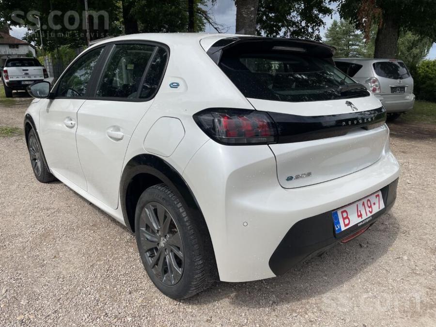 Balts Peugeot 208 2022 Rīga, ar dzinēja tilpumu 0.00 L un nobraukumu 66 tūkst. km par 17990 €, foto 4 vietnē AUTOMOTO.COM.LV