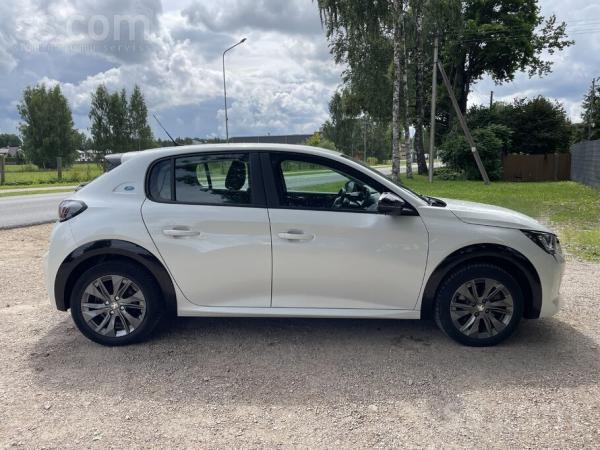 White Peugeot 208 2022 in Riga, with an engine capacity of 0.00 L and mileage of 66 thousand km for 17990 €, photo 6 on AUTOMOTO.COM.LV