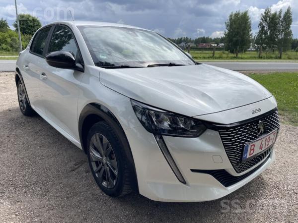 White Peugeot 208 2022 in Riga, with an engine capacity of 0.00 L and mileage of 66 thousand km for 17990 €, photo 7 on AUTOMOTO.COM.LV