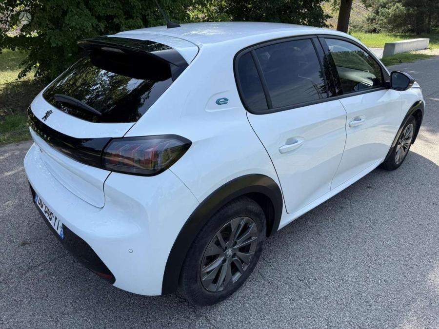 Balts Peugeot 208 2023 Kauņa, ar dzinēja tilpumu 0.00 L un nobraukumu 21 tūkst. km par 8800 €, foto 4 vietnē AUTOMOTO.COM.LV