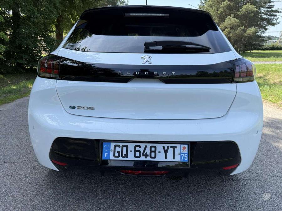 Balts Peugeot 208 2023 Kauņa, ar dzinēja tilpumu 0.00 L un nobraukumu 21 tūkst. km par 8800 €, foto 5 vietnē AUTOMOTO.COM.LV