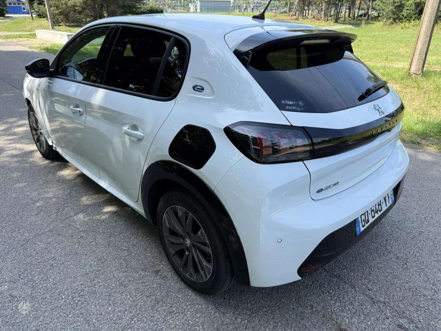 Balts Peugeot 208 2023 Kauņa, ar dzinēja tilpumu 0.00 L un nobraukumu 21 tūkst. km par 8800 €, foto 6 vietnē AUTOMOTO.COM.LV