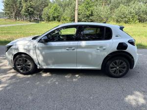 Balts Peugeot 208 2023 Kauņa, ar dzinēja tilpumu 0.00 L un nobraukumu 21 tūkst. km par 8800 €, foto 7 vietnē AUTOMOTO.COM.LV