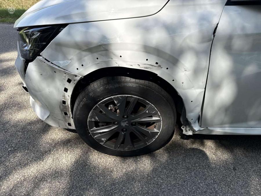 Balts Peugeot 208 2023 Kauņa, ar dzinēja tilpumu 0.00 L un nobraukumu 21 tūkst. km par 8800 €, foto 8 vietnē AUTOMOTO.COM.LV
