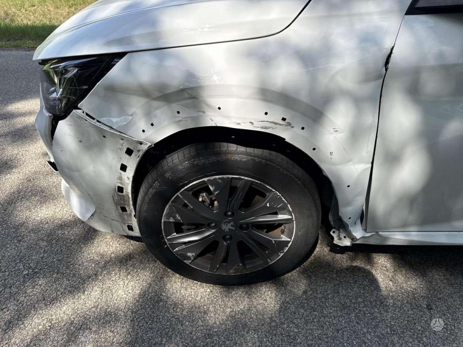 Balts Peugeot 208 2023 Kauņa, ar dzinēja tilpumu 0.00 L un nobraukumu 21 tūkst. km par 8800 €, foto 9 vietnē AUTOMOTO.COM.LV
