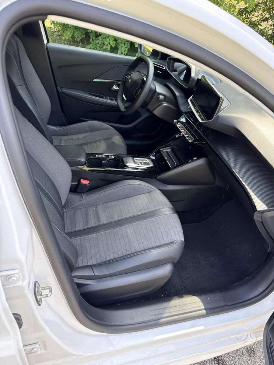 Balts Peugeot 208 2023 Kauņa, ar dzinēja tilpumu 0.00 L un nobraukumu 21 tūkst. km par 8800 €, foto 17 vietnē AUTOMOTO.COM.LV