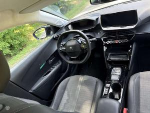 Balts Peugeot 208 2023 Kauņa, ar dzinēja tilpumu 0.00 L un nobraukumu 21 tūkst. km par 8800 €, foto 18 vietnē AUTOMOTO.COM.LV