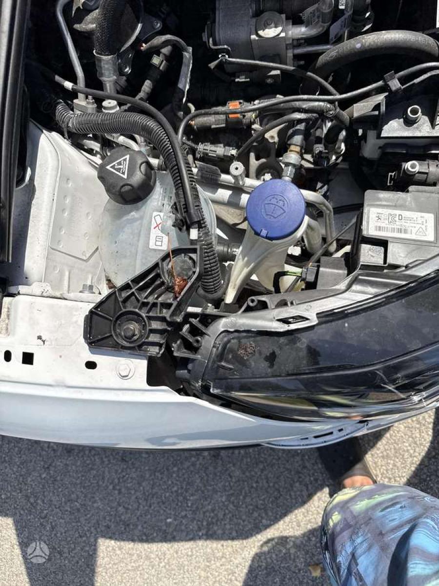 Balts Peugeot 208 2023 Kauņa, ar dzinēja tilpumu 0.00 L un nobraukumu 21 tūkst. km par 8800 €, foto 21 vietnē AUTOMOTO.COM.LV