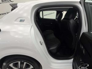 White Peugeot 208 2025 in Vilnius, with an engine capacity of 0.00 L and mileage of 8 thousand km for 18900 €, photo 11 on AUTOMOTO.COM.LV
