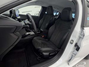 White Peugeot 208 2025 in Vilnius, with an engine capacity of 0.00 L and mileage of 8 thousand km for 18900 €, photo 24 on AUTOMOTO.COM.LV