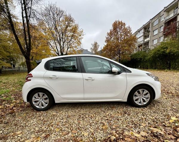 Balts Peugeot 208 2014 Rīga, ar dzinēja tilpumu 1.40 L un nobraukumu 178 tūkst. km par 5700 €, foto 4 vietnē AUTOMOTO.COM.LV