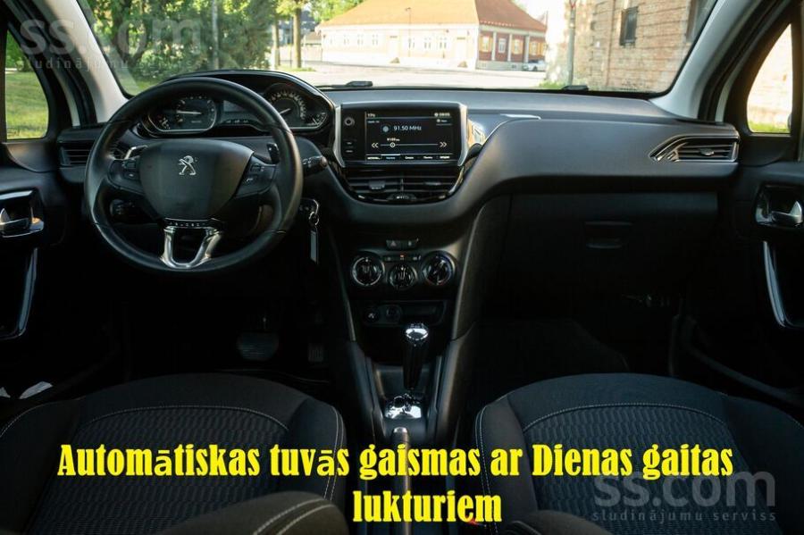 White Peugeot 208 2018 in Riga, with an engine capacity of 1.20 L and mileage of 160 thousand km for 6200 €, photo 10 on AUTOMOTO.COM.LV