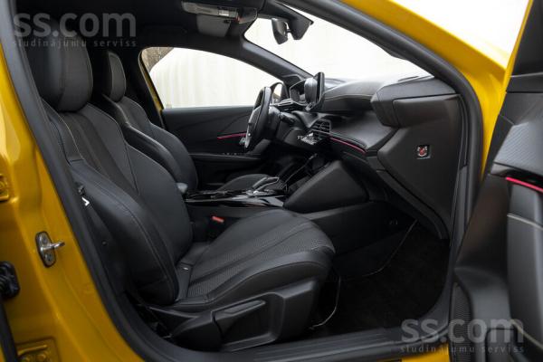 Yellow Peugeot 208 2020 in Jelgava, with an engine capacity of 1.20 L and mileage of 67 thousand km for 15490 €, photo 9 on AUTOMOTO.COM.LV