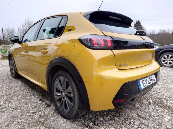 Yellow Peugeot 208 2020 in Vilnius, with an engine capacity of 0.00 L and mileage of 85 thousand km for 13915 €, photo 4 on AUTOMOTO.COM.LV