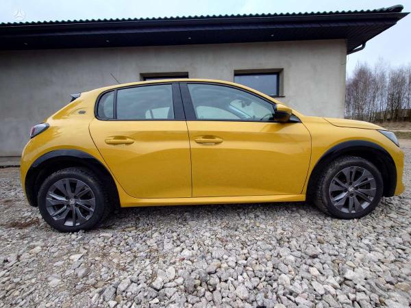 Yellow Peugeot 208 2020 in Vilnius, with an engine capacity of 0.00 L and mileage of 85 thousand km for 13915 €, photo 7 on AUTOMOTO.COM.LV