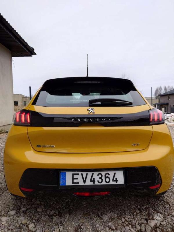 Yellow Peugeot 208 2020 in Vilnius, with an engine capacity of 0.00 L and mileage of 85 thousand km for 13915 €, photo 11 on AUTOMOTO.COM.LV