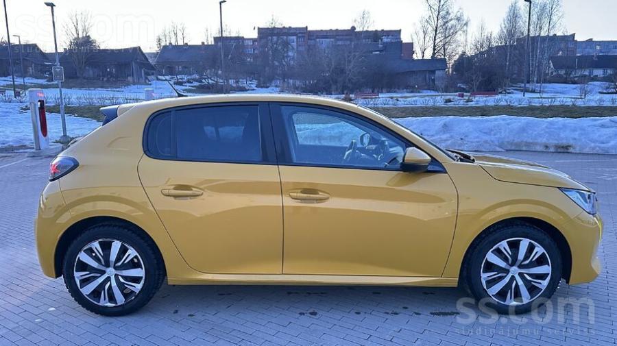 Yellow Peugeot 208 2020 in Rezekne, with an engine capacity of 1.20 L and mileage of 196 thousand km for 8490 €, photo 8 on AUTOMOTO.COM.LV