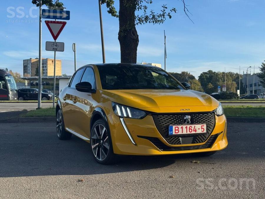 Желтый Пежо 208 2020 в Рига, объемом двигателя 1.60 л и пробегом 86 тыс. км за 14850 €, фото 1 на AUTOMOTO.COM.LV