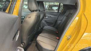Yellow Peugeot 208 2021 in Riga, with an engine capacity of 1.40 L and mileage of 46 thousand km for 13990 €, photo 13 on AUTOMOTO.COM.LV