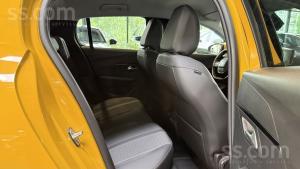Yellow Peugeot 208 2021 in Riga, with an engine capacity of 1.40 L and mileage of 46 thousand km for 13990 €, photo 15 on AUTOMOTO.COM.LV