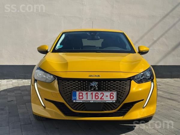 Yellow Peugeot 208 2021 in Riga, with an engine capacity of 1.60 L and mileage of 74 thousand km for 14990 €, photo 2 on AUTOMOTO.COM.LV